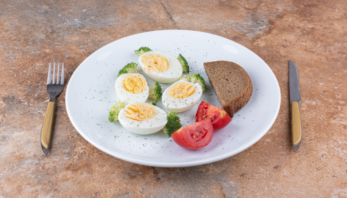 Protein in an Egg: Why You Should Incorporate It into Your Diet – Bolt ...
